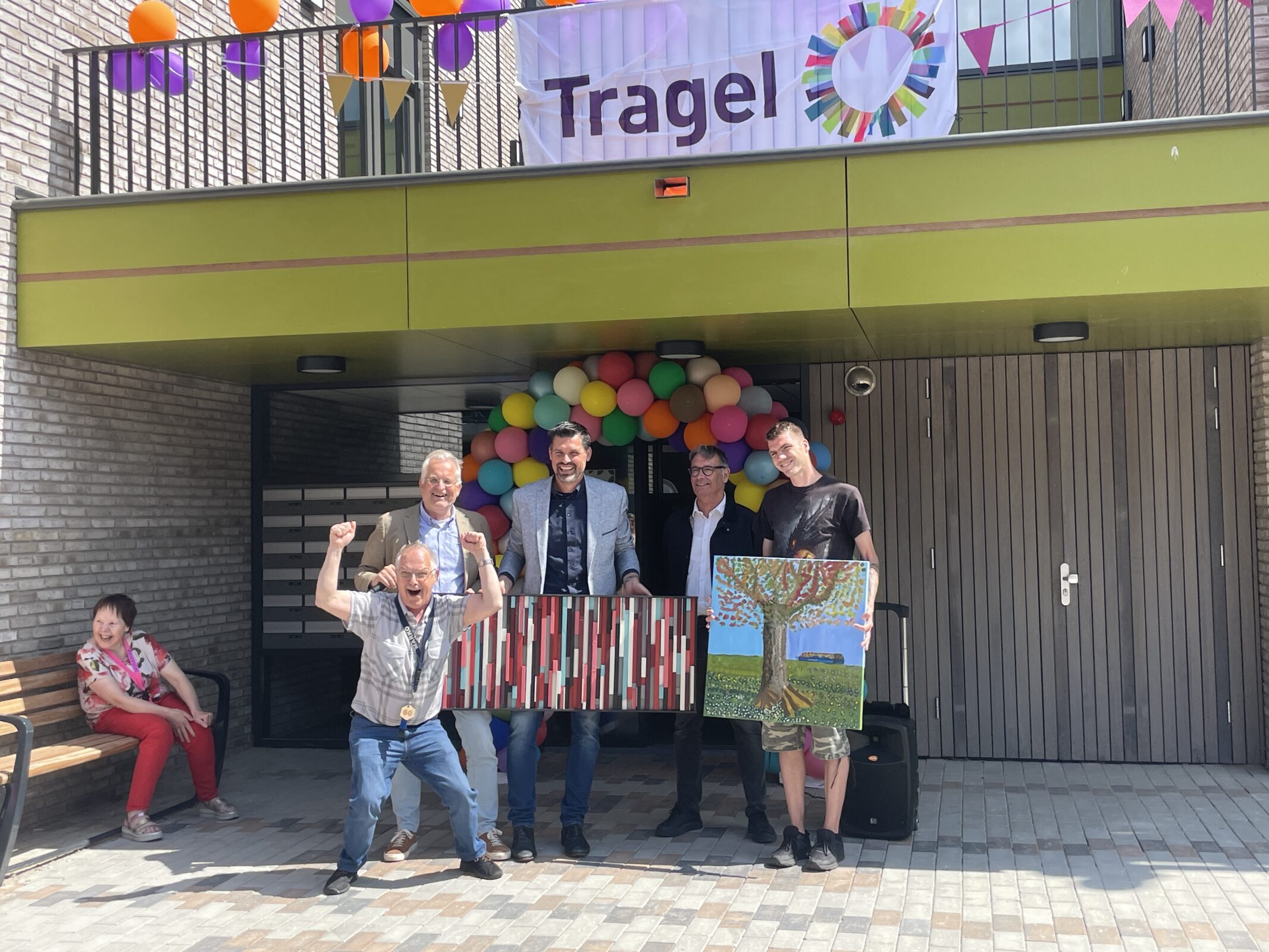 Kleurrijke opening Amberboom II - Tragel